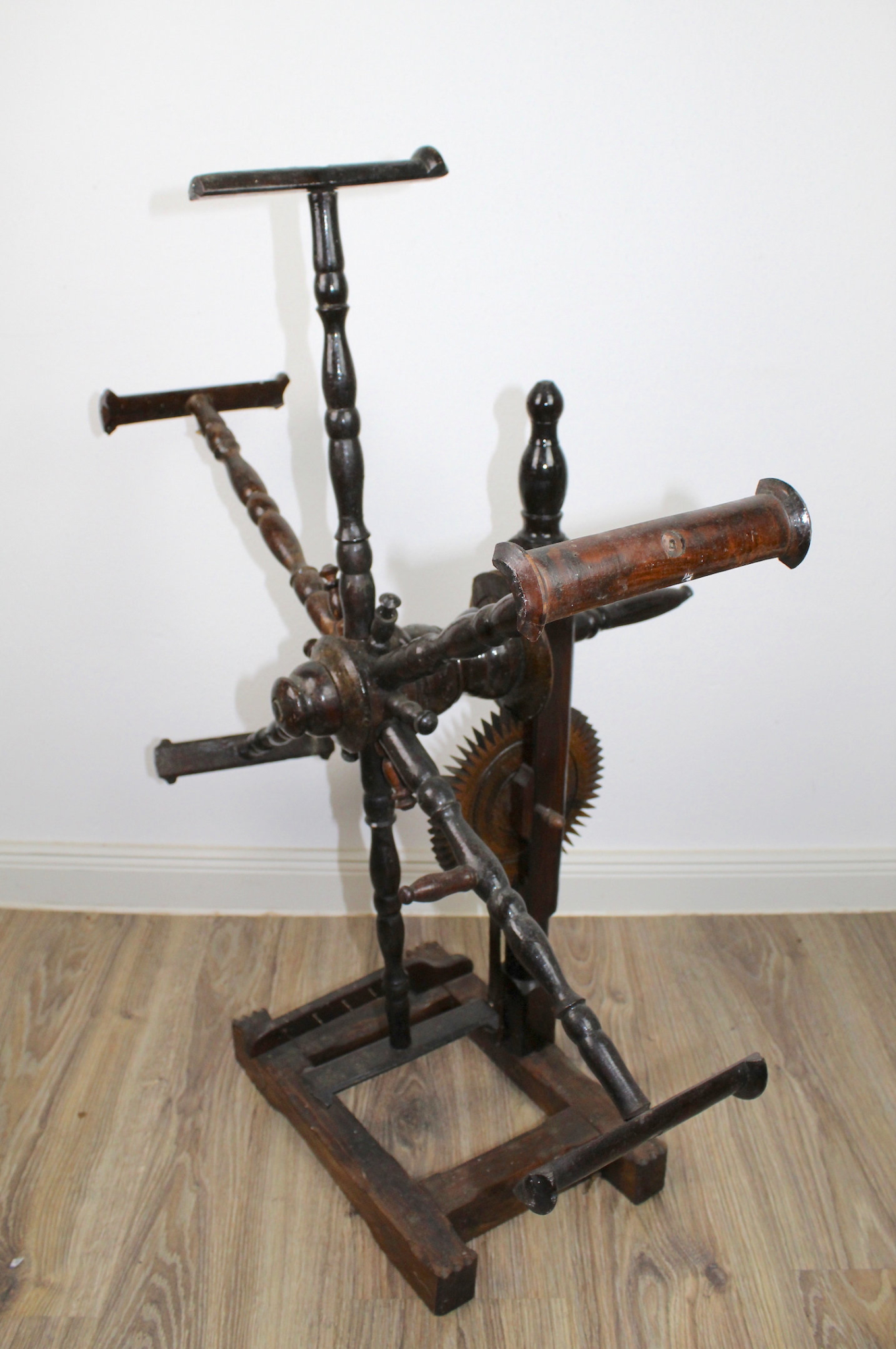 Antikes Spinnrad aus Holz | Vintage | Mon Ami(e) Vintage
